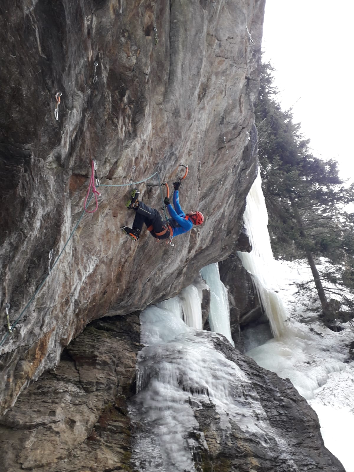 Dry tooling: arrampicata su misto di roccia e ghiaccio - Guide Alpine ...